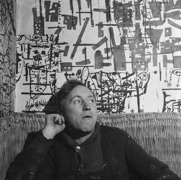 Photograph of Nigel Henderson in front of his work ‘Screen’‘, Anonymous ...