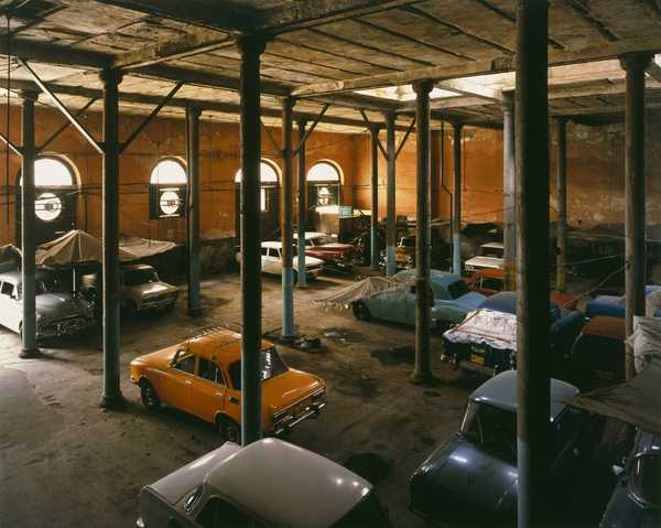 ‘Print Shop / Auto Shop, Habana Vieja‘, Stan Douglas, 2004 | Tate