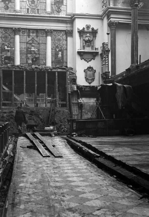 Photograph of St James’ Church in Piccadilly, London, following bomb ...