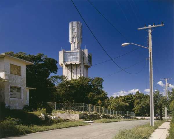 ‘Soviet Embassy / Russian Embassy, Miramar‘, Stan Douglas, 2004 | Tate