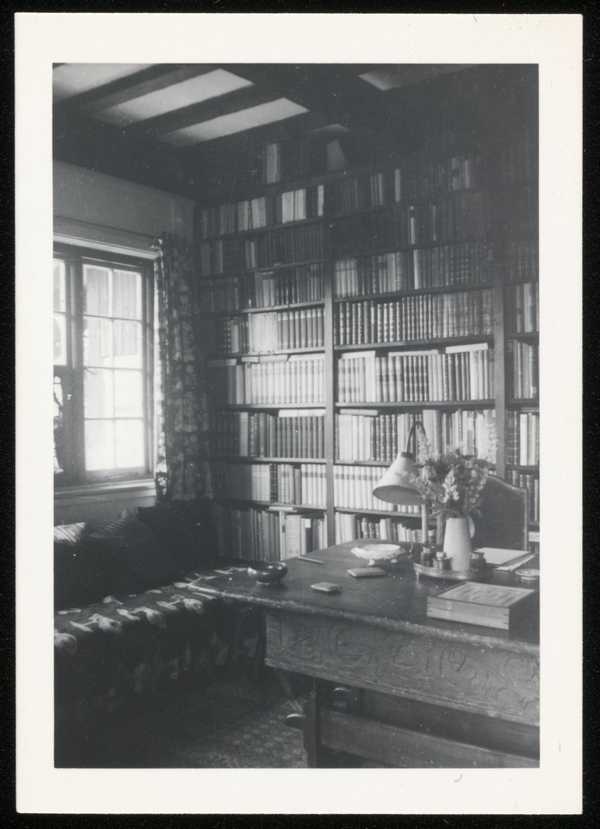 Photograph of the library in Motesiczky’s house, Cornerways, Amersham ...