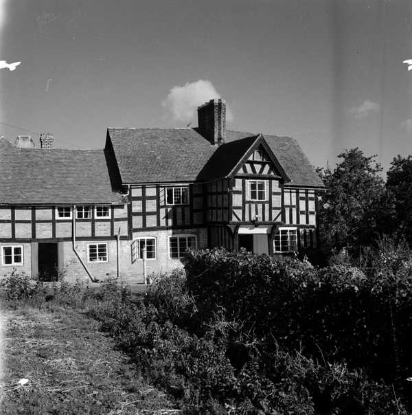 Photograph of Puddleford Farm in Orleton, Worcestershire‘, John Piper ...