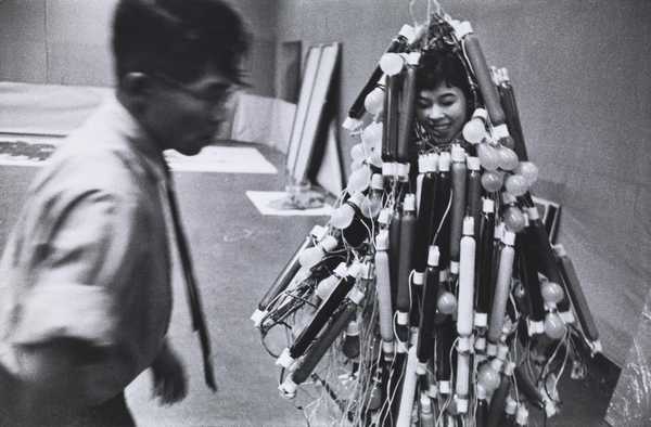 ‘Tanaka Atsuko, Electric Dress, 2nd Gutai Exhibition‘, Kiyoji Otsuji ...