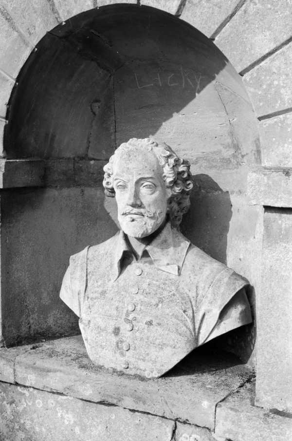 Photograph of the bust of William Shakespeare at the Temple of British ...