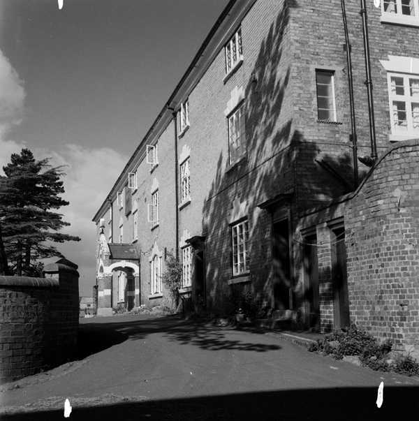Photograph of The Tontine Inn, Stourport-on-Severn Worcestershire ...