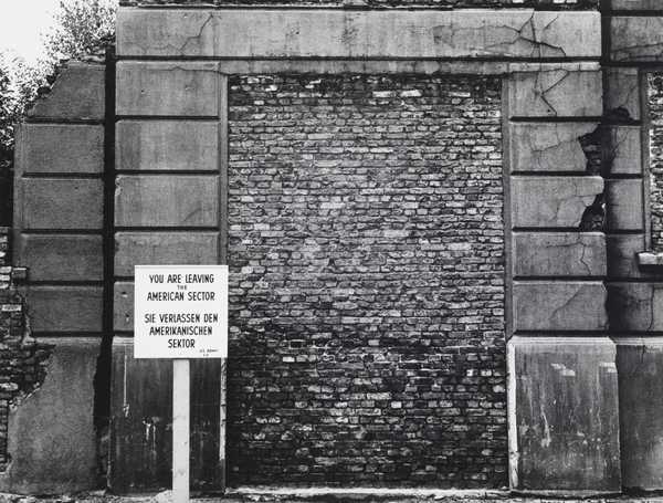 ‘Shunk-Kender ‘World Tour’ Series, Berlin‘, Harry Shunk, János Kender ...