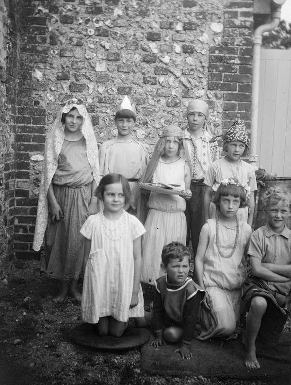 Black and white negative of the members of Marjorie Strachey’s summer ...