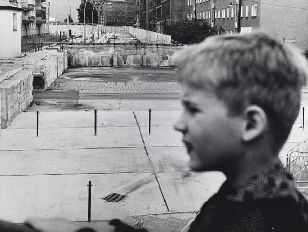 ‘Shunk-Kender ‘World Tour’ Series, Berlin‘, Harry Shunk, János Kender ...