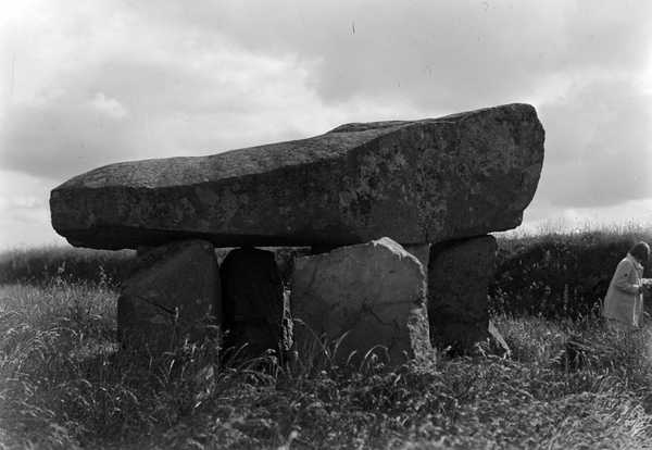 Photograph of a stone structure possibly in Anglesey‘, John Piper, [c ...