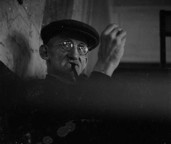Photograph showing an elderly man smoking a pipe‘, Nigel Henderson, [c ...