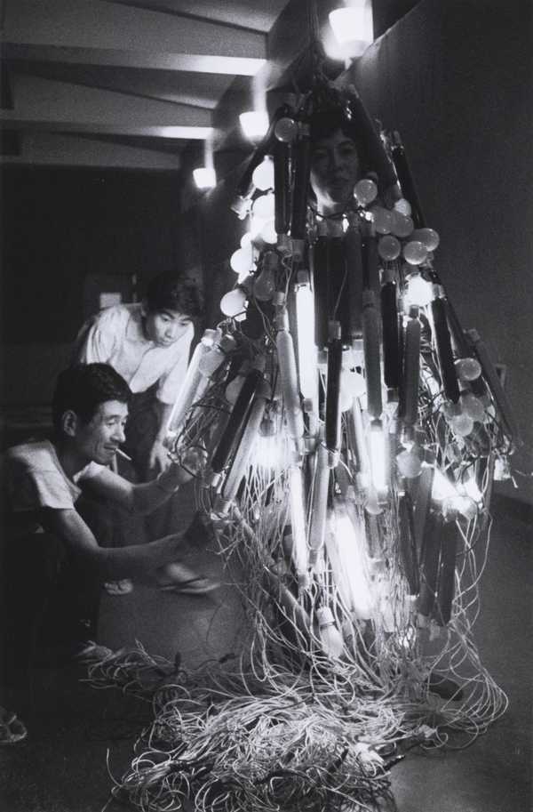 ‘Tanaka Atsuko, Electric Dress, 2nd Gutai Exhibition‘, Kiyoji Otsuji ...