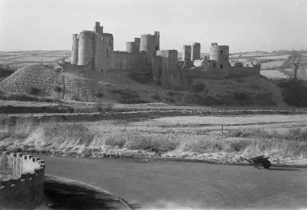 Photograph of Kidwelly Castle in Kidwelly, Carmarthenshire‘, John Piper ...