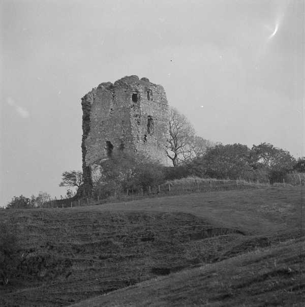 Photograph of Craigneil Castle in Colmonell, Scotland‘, John Piper, [c ...