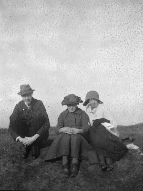 Black and white negative of Adrian Stephen, Virginia Woolf and Karen ...