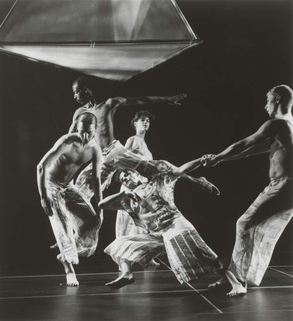‘Set and Reset (1983) by Trisha Brown: photograph featuring the dancers ...