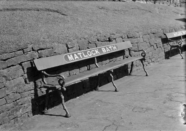 Photograph of public benches in Matlock Bath Railway Station ...