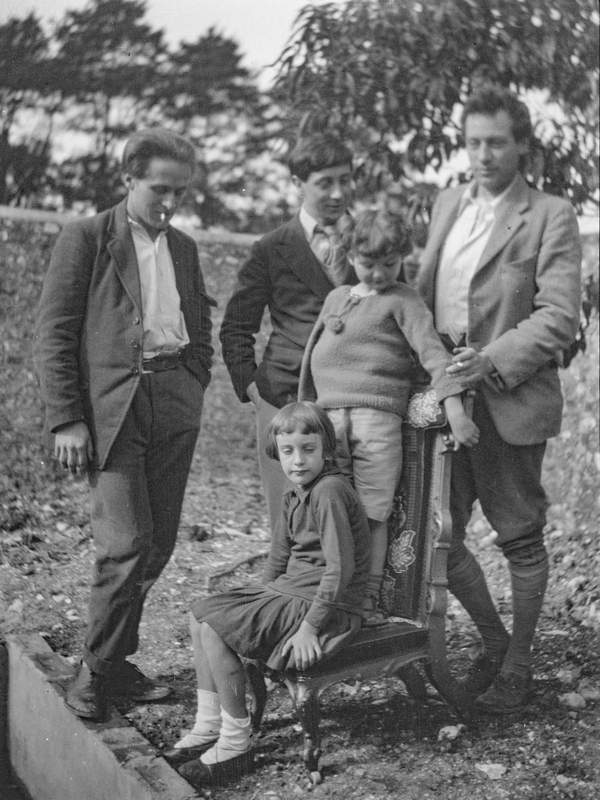 Black and white negative of Stephen Tomlin, Teddy Wolfe, Duncan Grant ...