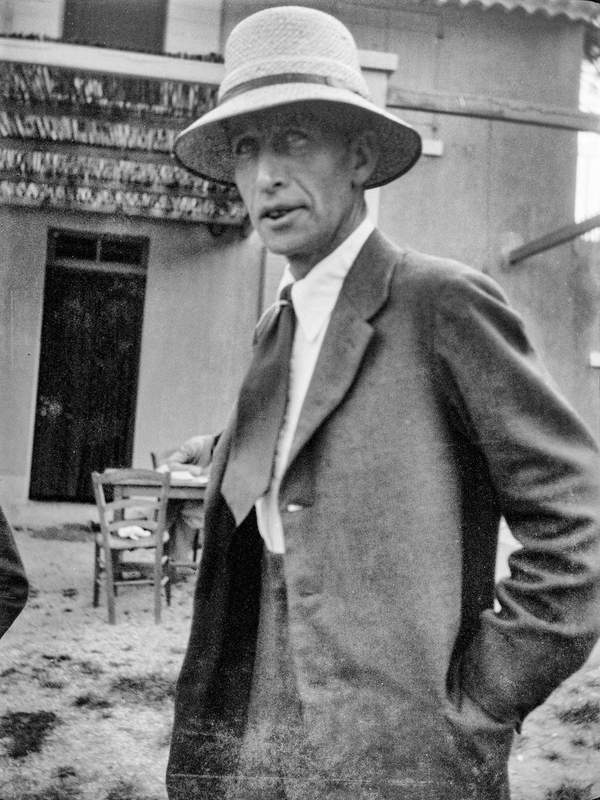 Black and white negative of Leonard Woolf wearing a hat, outdoors in ...