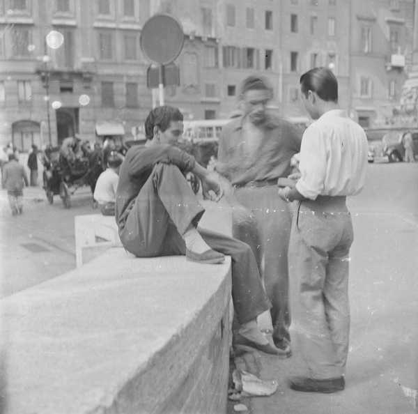 Photograph of four men in an unidentified city‘, Nigel Henderson, [c ...