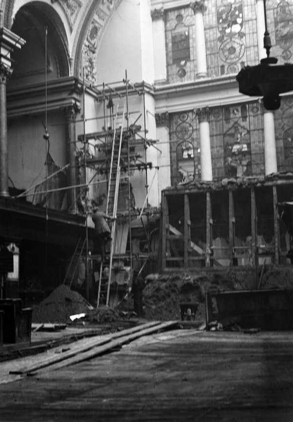 Photograph of St James’ Church in Piccadilly, London, following bomb ...