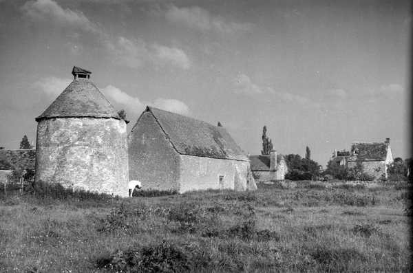 Photograph of buildings in Marcham, formerly in Berkshire‘, John Piper ...
