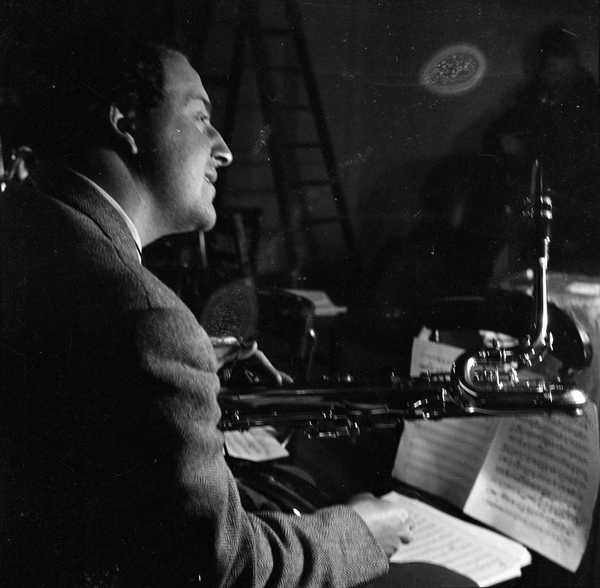 Photograph of a jazz musician, possibly Benny Green‘, Nigel Henderson ...