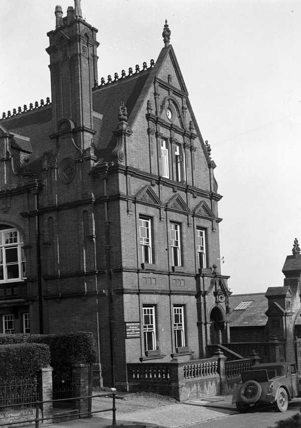 Photograph of Queen Anne House, Maidenhead County Girls School ...
