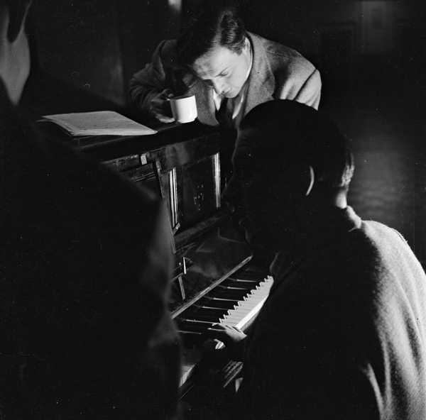 Photograph of Tony Crombie performing on a piano with Benny Green ...
