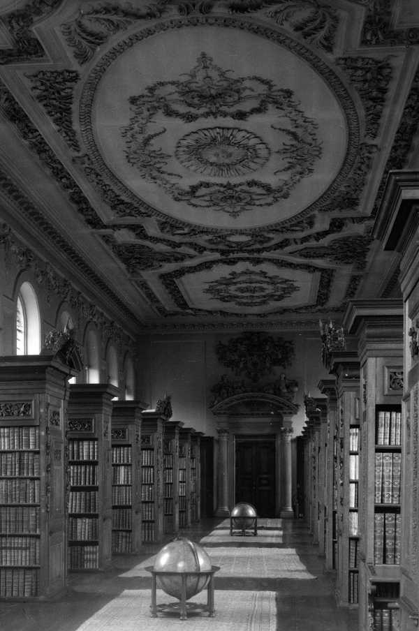 Photograph of The Queen’s College Library, Oxford University, Oxford ...
