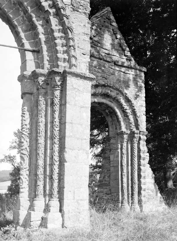 Photograph of detail of Shobdon Arches in Shobdon Park, Herefordshire ...
