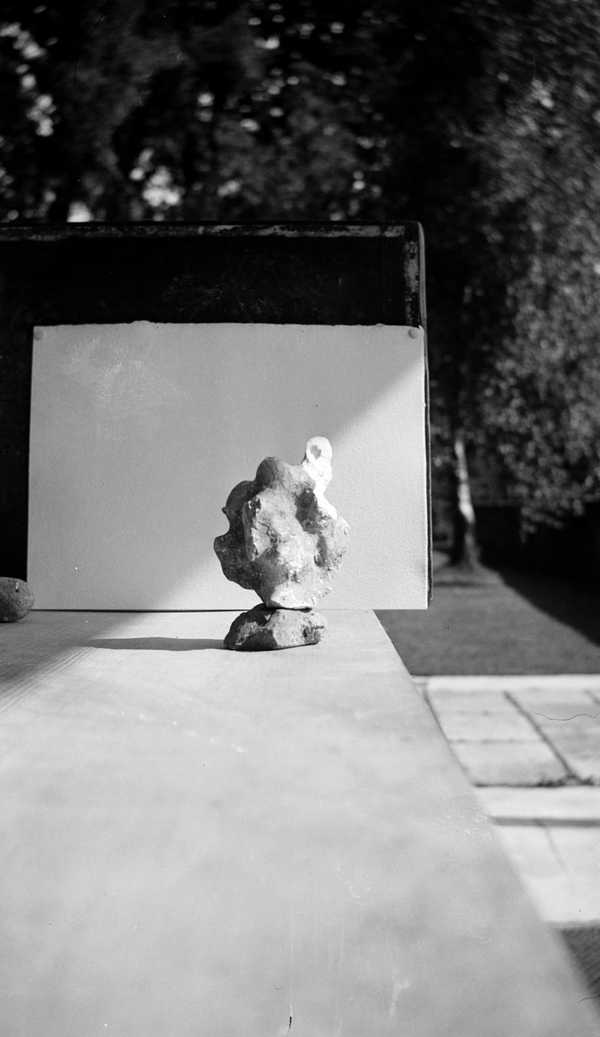 Black and white negative, still life, flints on board, Pen Pitts‘, Paul ...