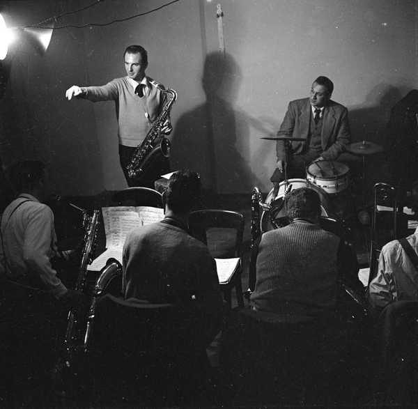 Photograph of Ronnie Scott and Tony Crombie at a rehearsal‘, Nigel ...