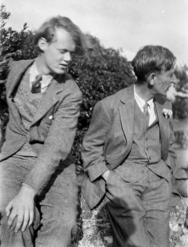 Black and white negative of Quentin Bell and Leonard Woolf wearing ...