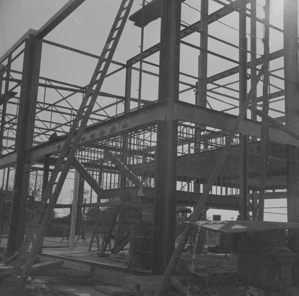 Photograph showing the construction of Hunstanton Secondary Modern ...