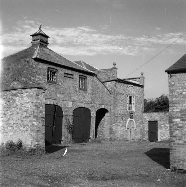 Photograph of Raithby Chapel and stables in Raithby, Lincolnshire ...