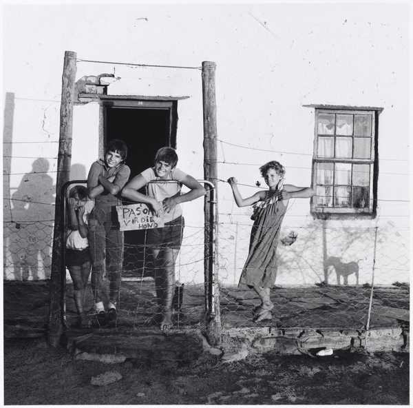 ‘Children at Gate, Griquatown‘, Roger Ballen, 1983, printed 2013 | Tate