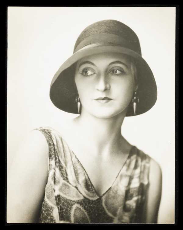 Studio portrait photograph of Eileen Mayo‘, Marion Hoppé, 1940s ...