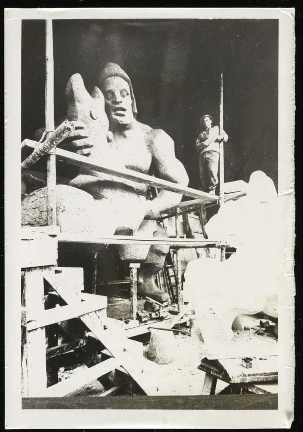 Jacques Lipchitz with ‘Prometheus Strangling Vulture’‘, Unknown ...