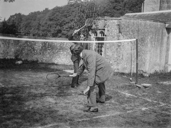 Black and white negative of Oliver Strachey and Clive Bell playing ...