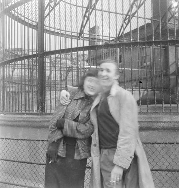 Photograph of William Turnbull and unidentified woman‘, Nigel Henderson ...