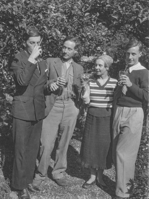 Black and white negative of Frederick Ashton, Duncan Grant, Lydia ...