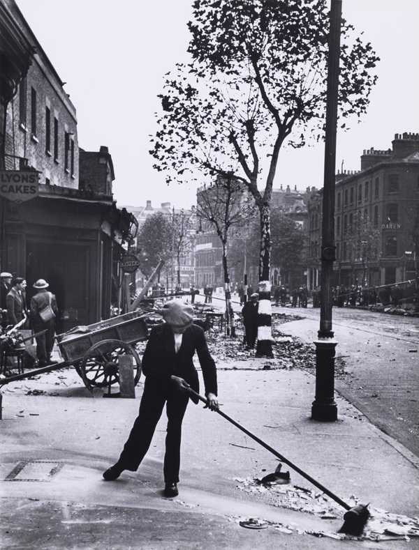 ‘Early morning street scene after an air raid, London‘, George Rodger ...