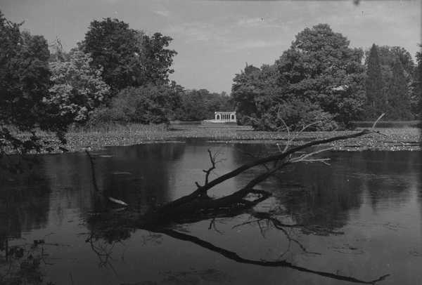 Photograph of Palladian Bridge in Stowe, Buckinghamshire‘, John Piper ...