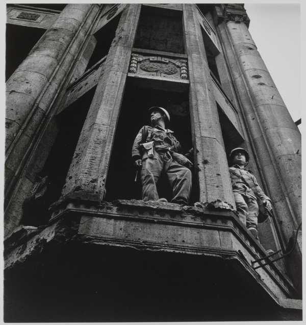 ‘American Troops Looking across the Wall, Berlin‘, Sir Don McCullin CBE ...