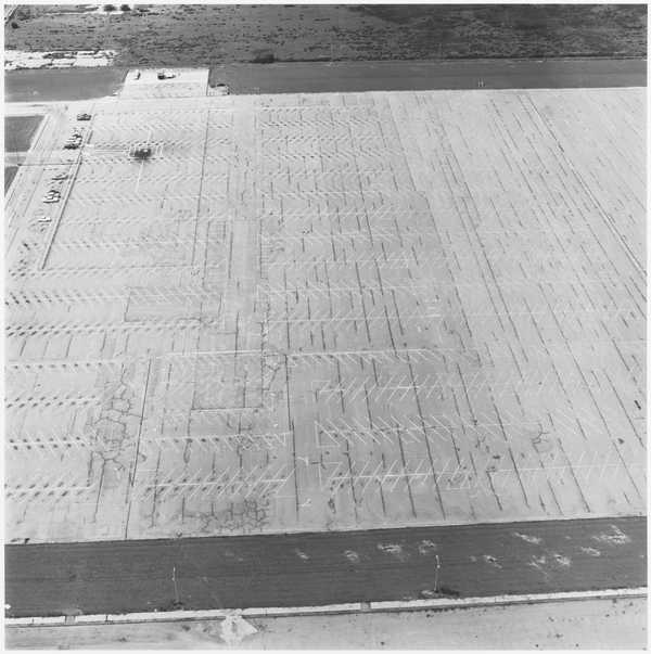 ‘Lockheed Air Terminal, 2627 N. Hollywood Way, Burbank‘, Edward Ruscha ...