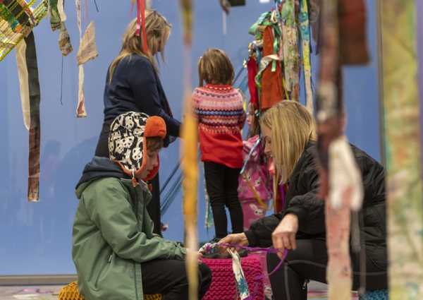Threads Holiday Make Studio | Tate Modern